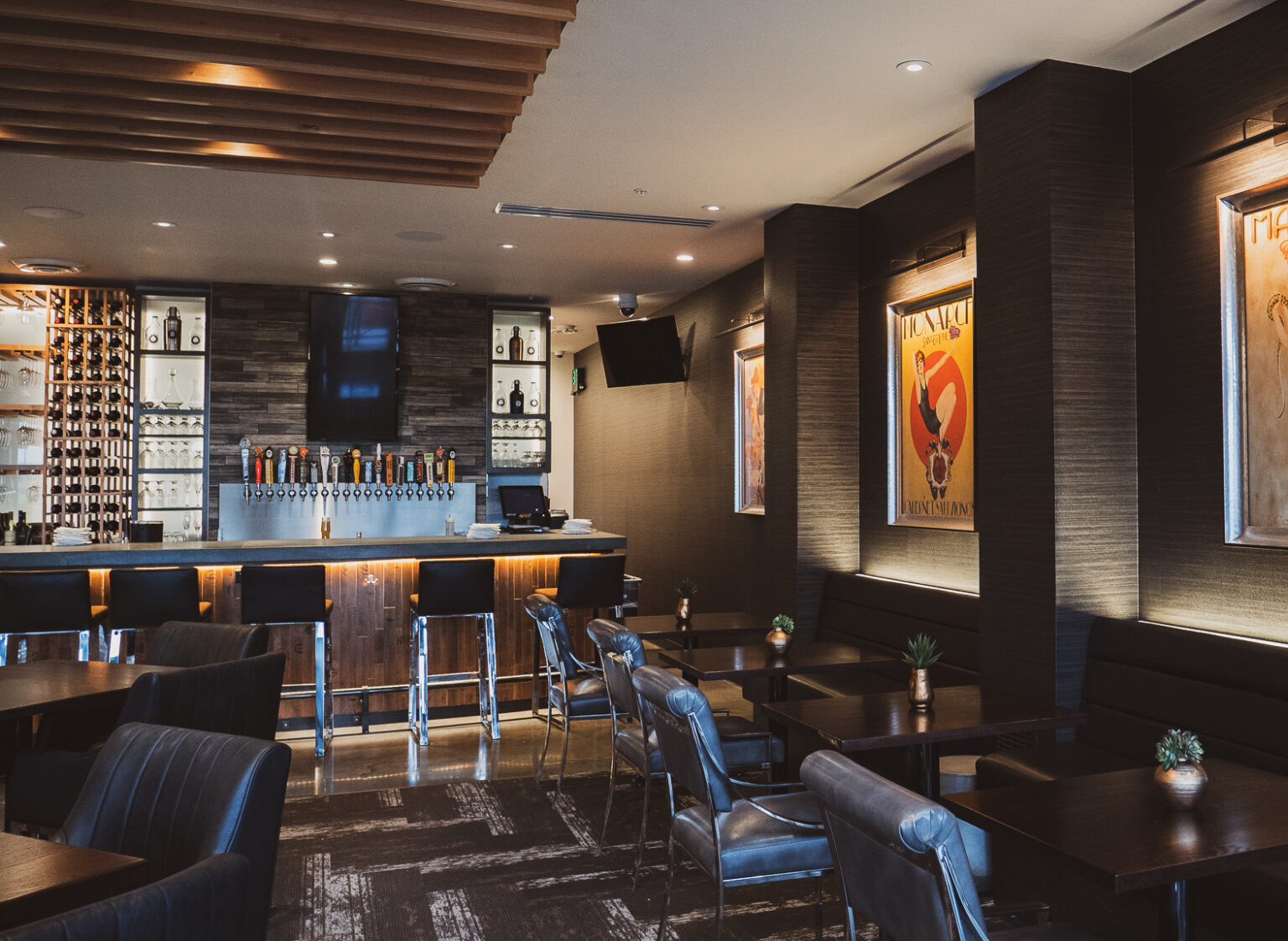 Wine Store, Beer Shop, Gourmet Food Market and Tasting Lounge